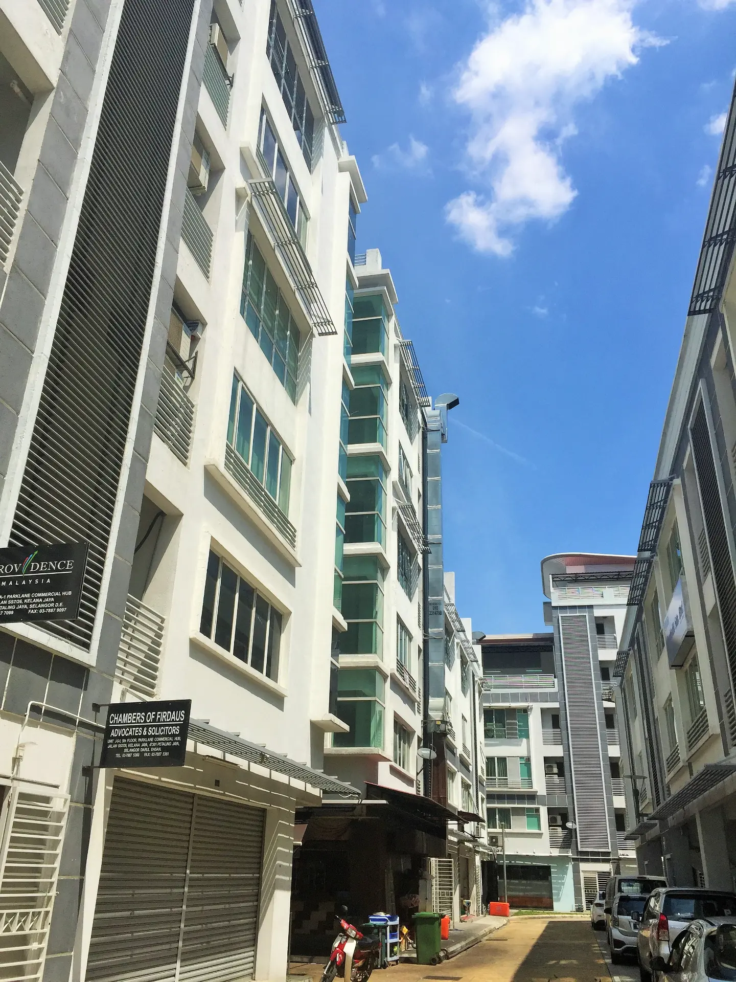 4 1/2 Storey Stratified Shop-Office With Lift for Sale